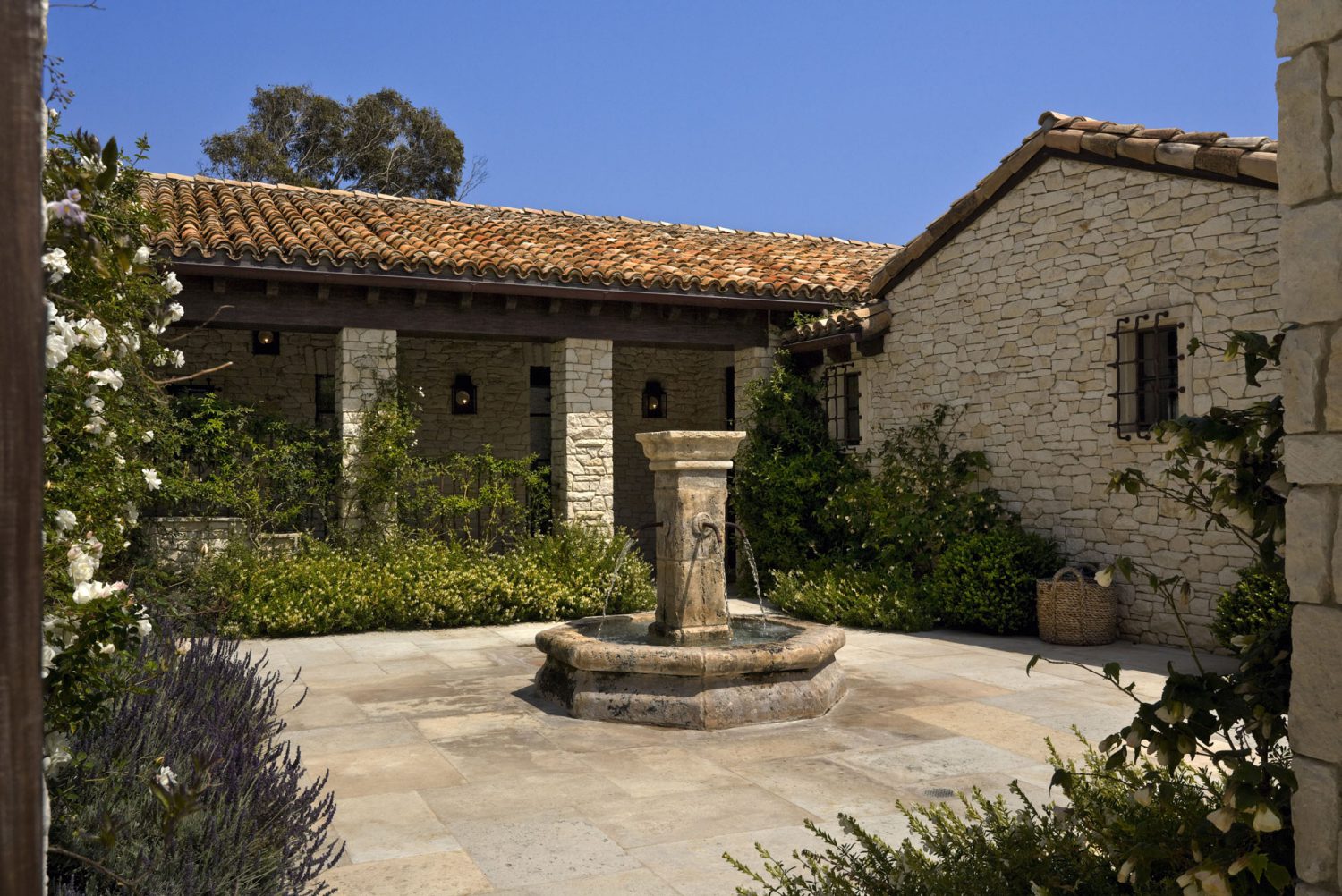 House on the Southern California Coast – RAMSA Houses